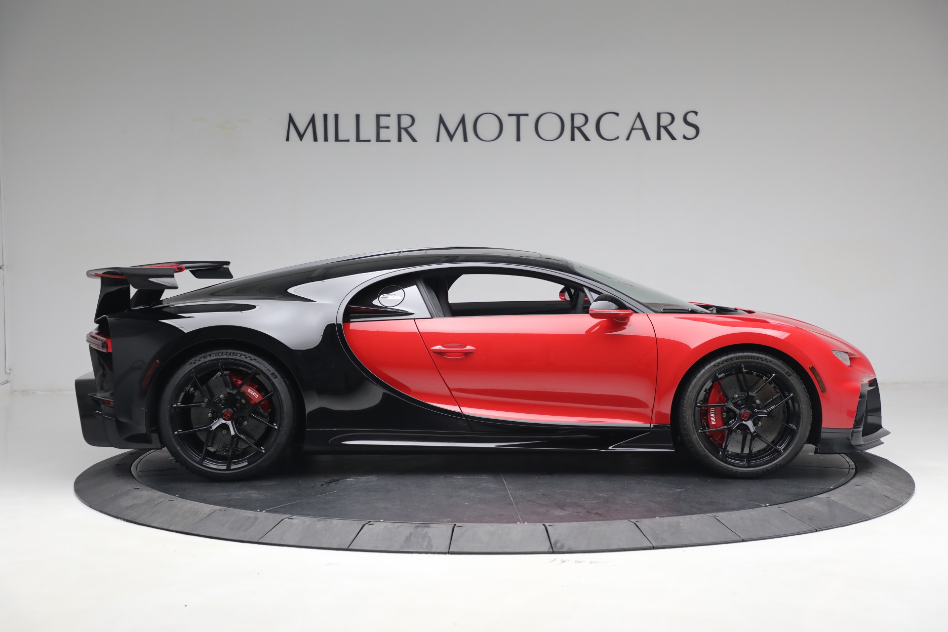 Bugatti Veyron 2022 Red